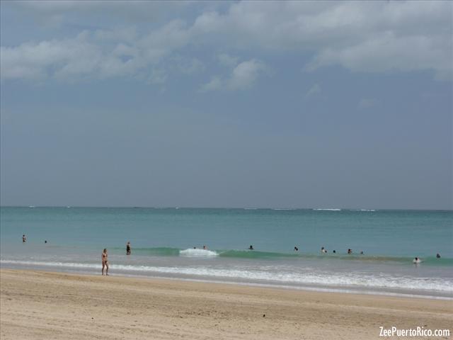 Playa de Isla Verde - ZeePuertoRico.com