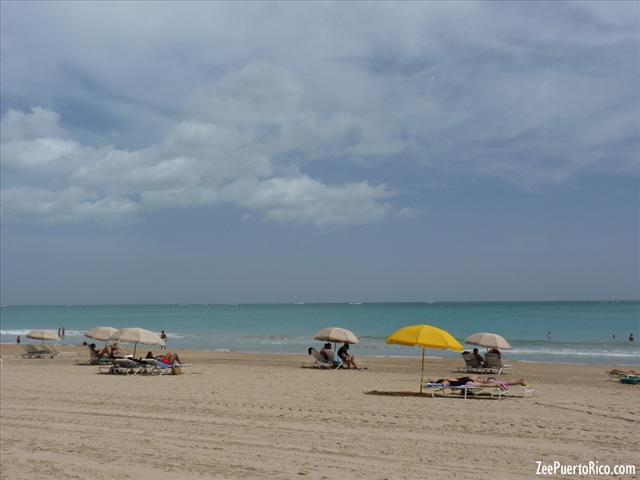 Playa de Isla Verde - ZeePuertoRico.com