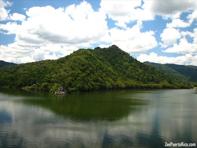 Lago Dos Bocas - ZeePuertoRico.com